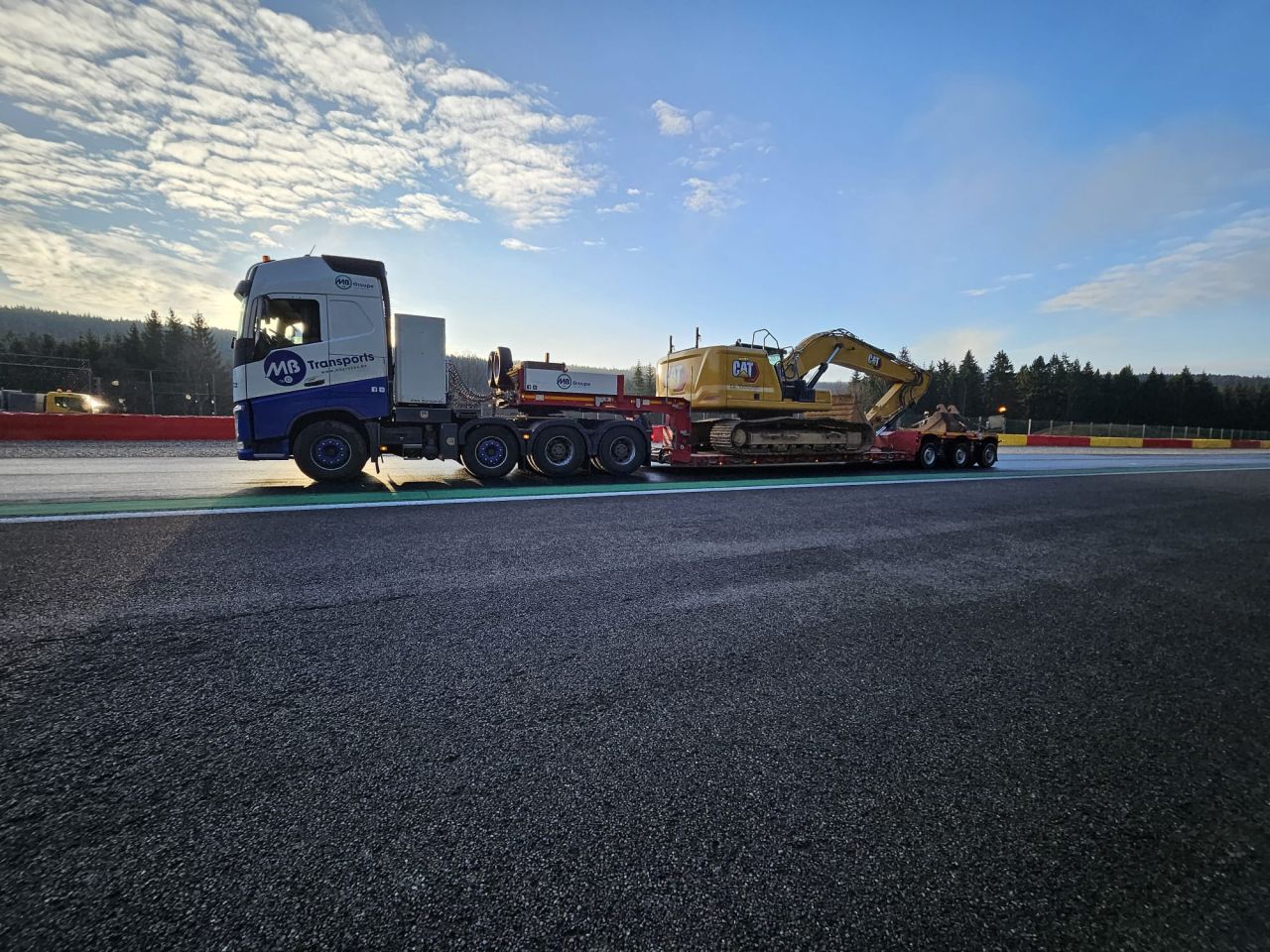 Transports - MB Groupe - Un groupe solide & 5 pôles de compétences